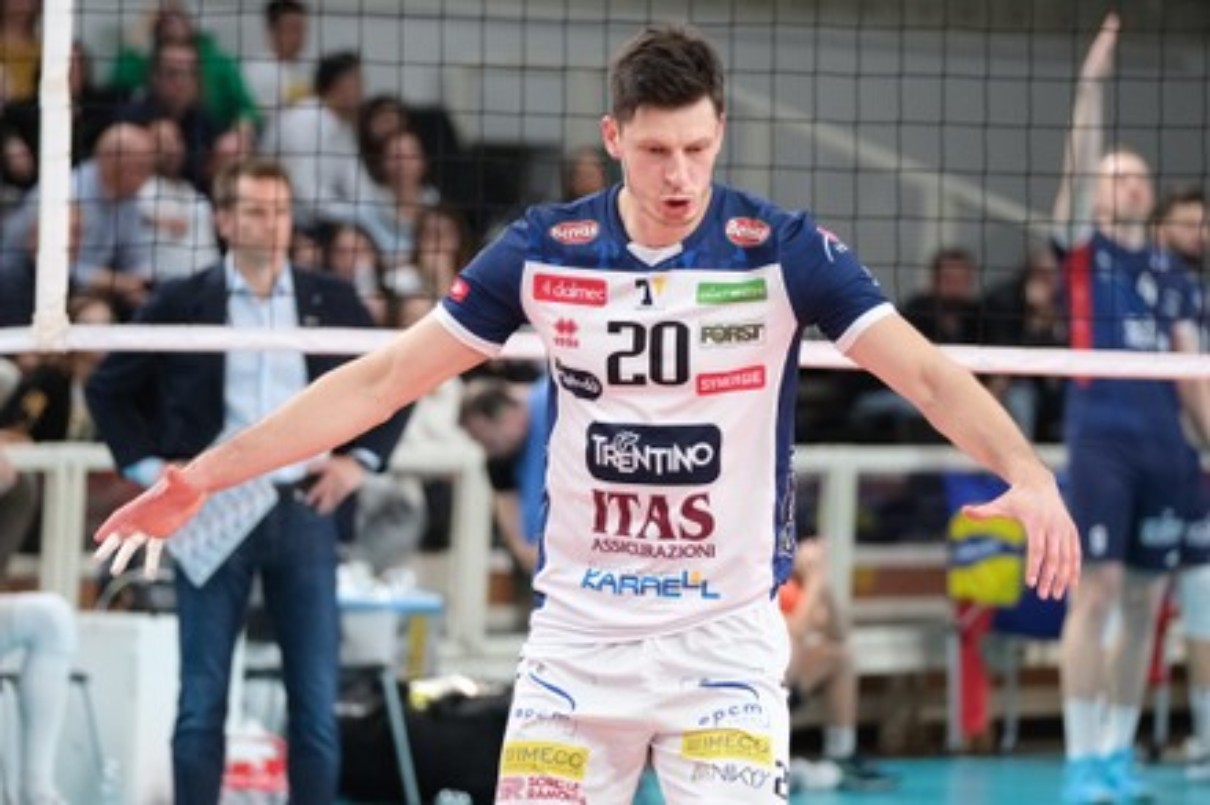 Pode acreditar: Lisinac é aprovado, passa por cirurgia e é contratado pelo Minas